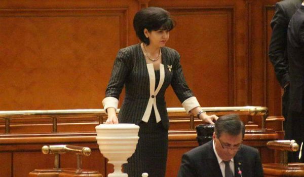 Parlamentul a adoptat legea promovată de Liviu Pop și Doina - Stiri ...